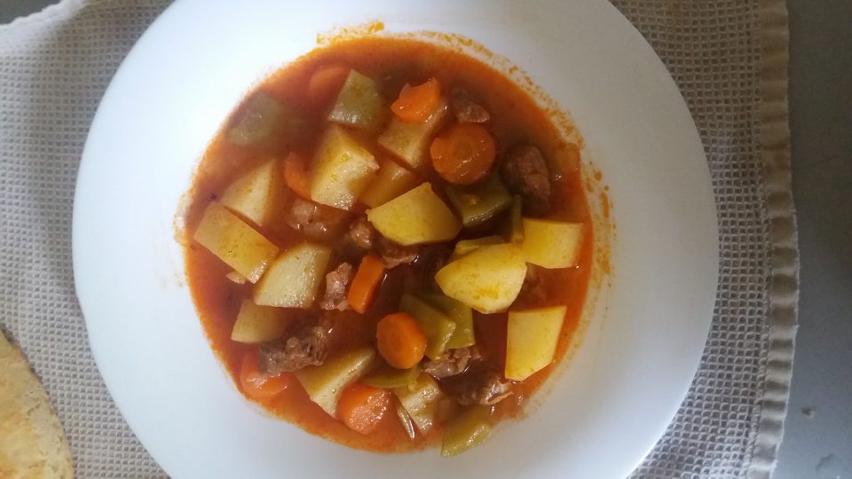 Etli turlu yemegi : boeuf et légumes en sauce – Ma Cuisine Turque