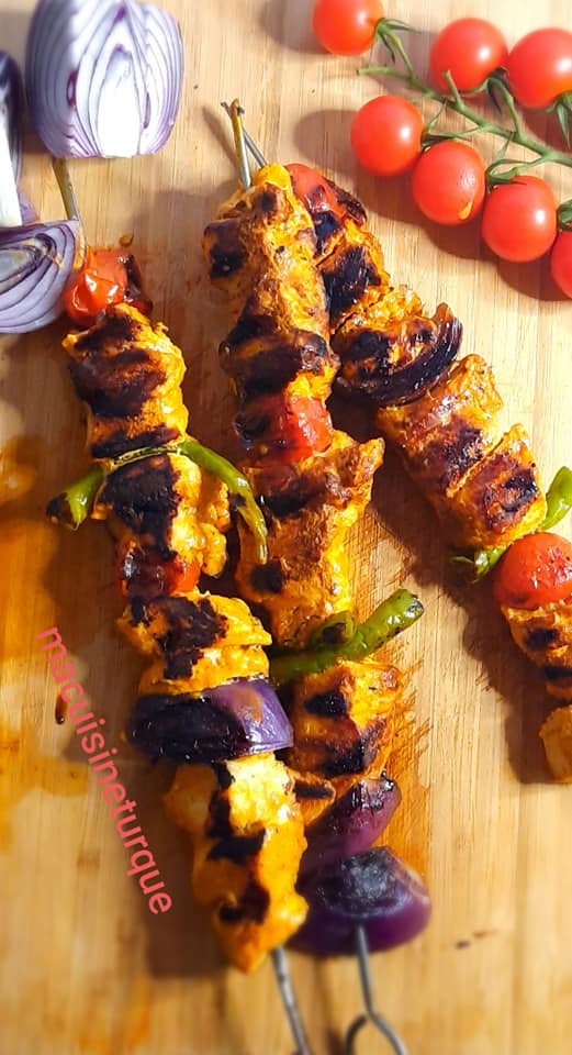 brochettes de poulet à la turque (sis kebap) - Ma Cuisine Turque