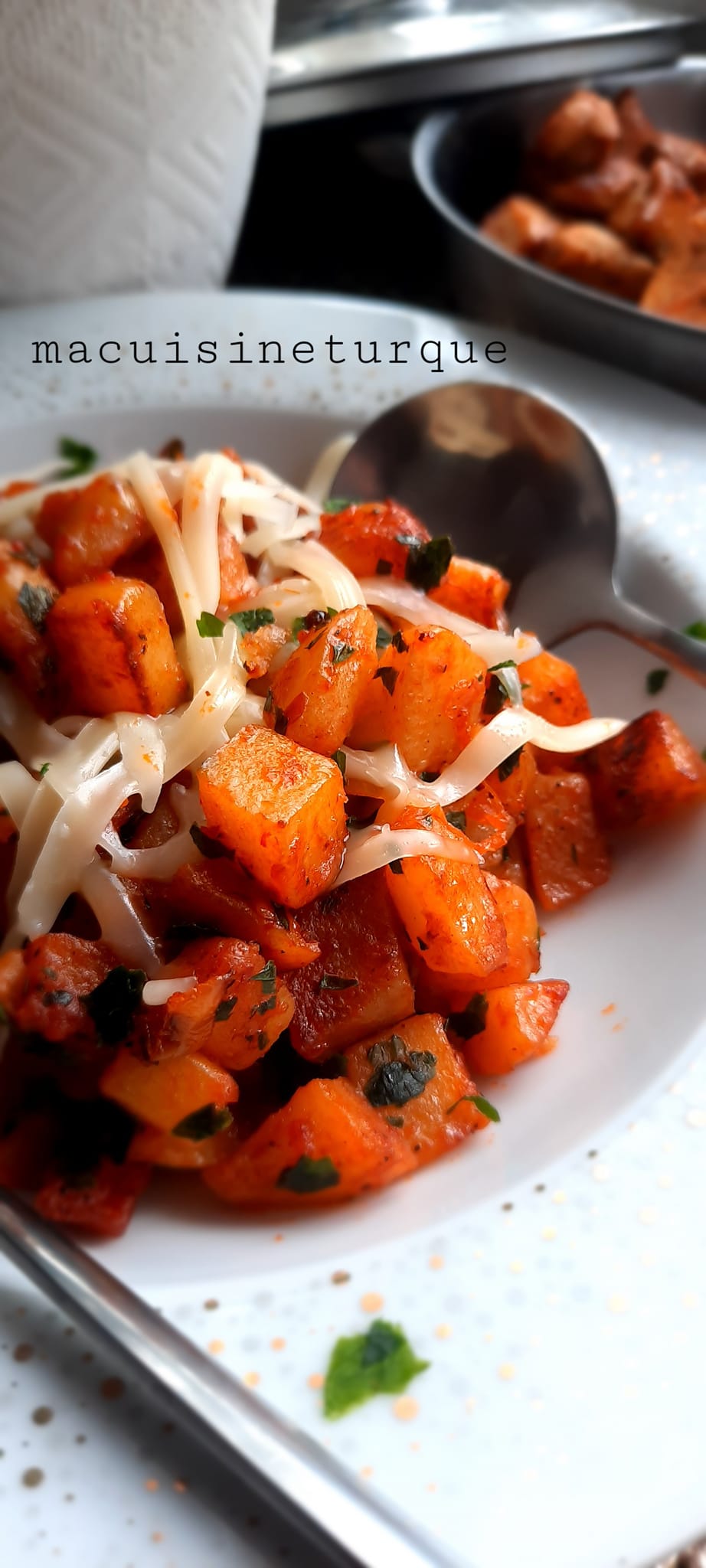 Recette de pommes de terre rissolées aux oignons (patates kavurmasi ...